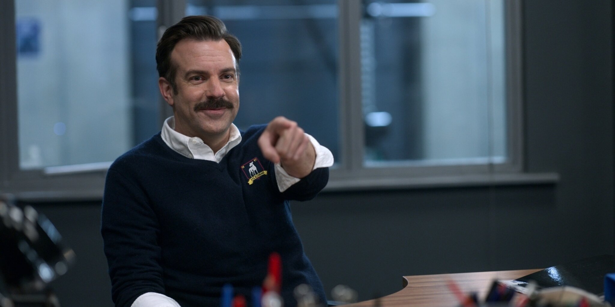 "Ted Lasso": Fotos zeigen "Black Widow"-Star Florence Pugh als Statistin