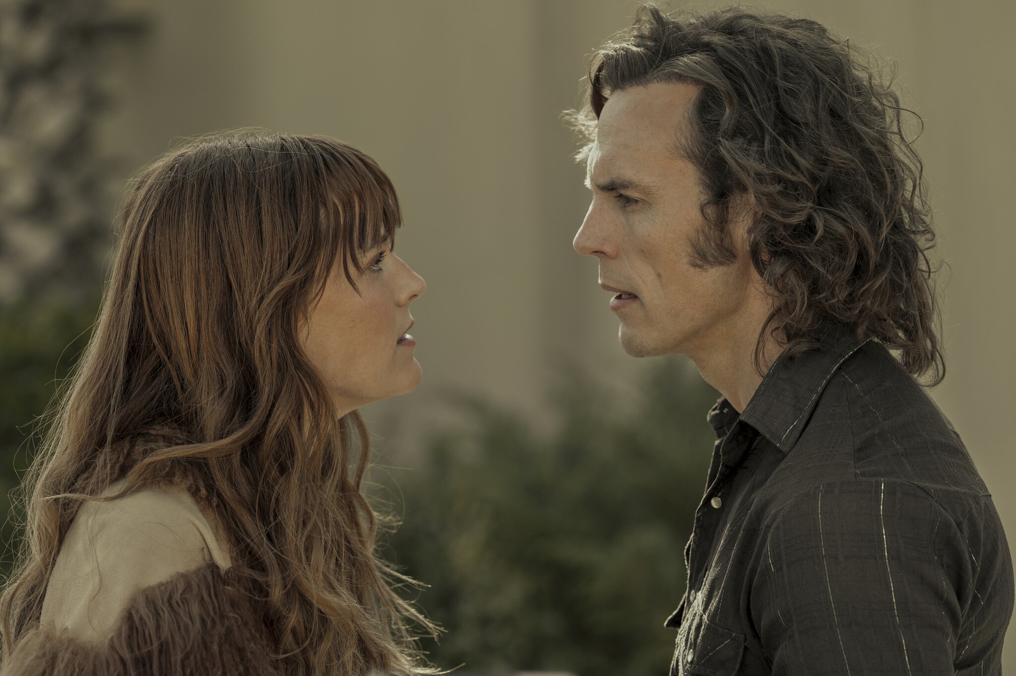 „Daisy Jones & the Six“: Sam Claflin improvisierte Ende von Folge 8